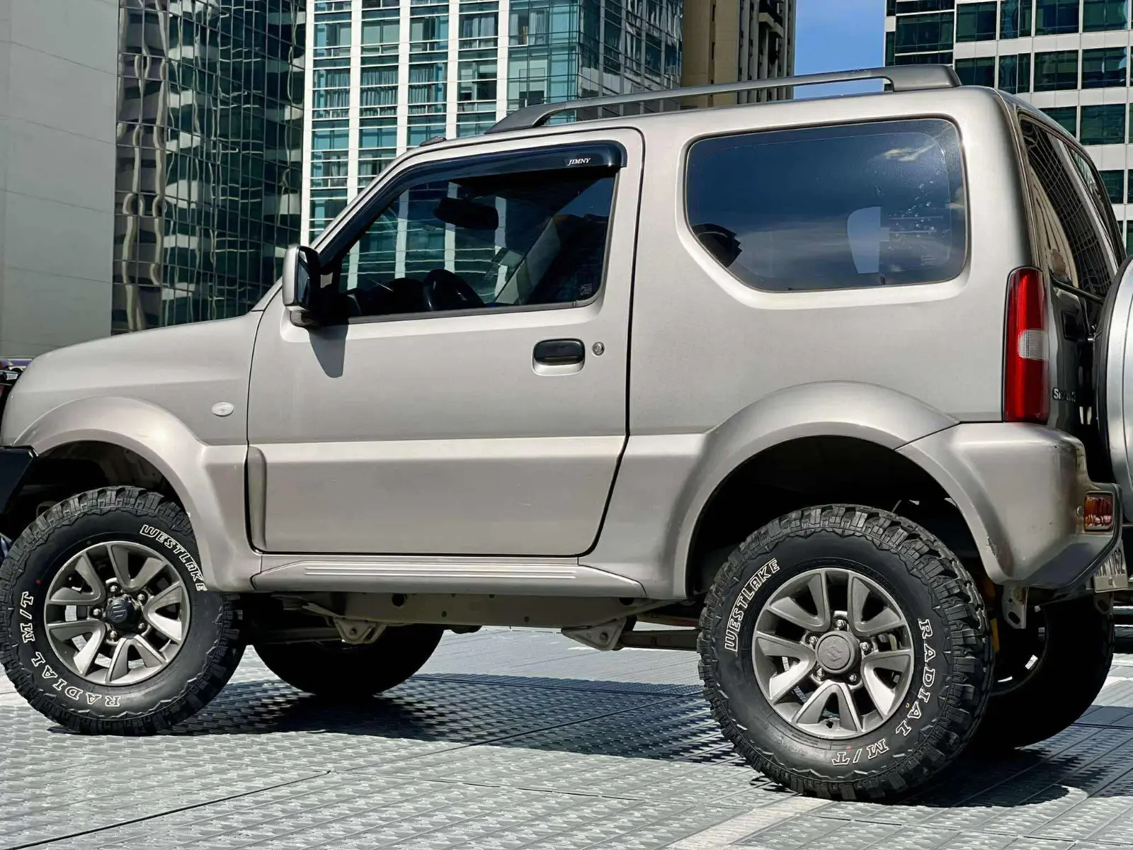 Buy Used Suzuki Jimny 2015 for sale only ₱558000 - ID883804