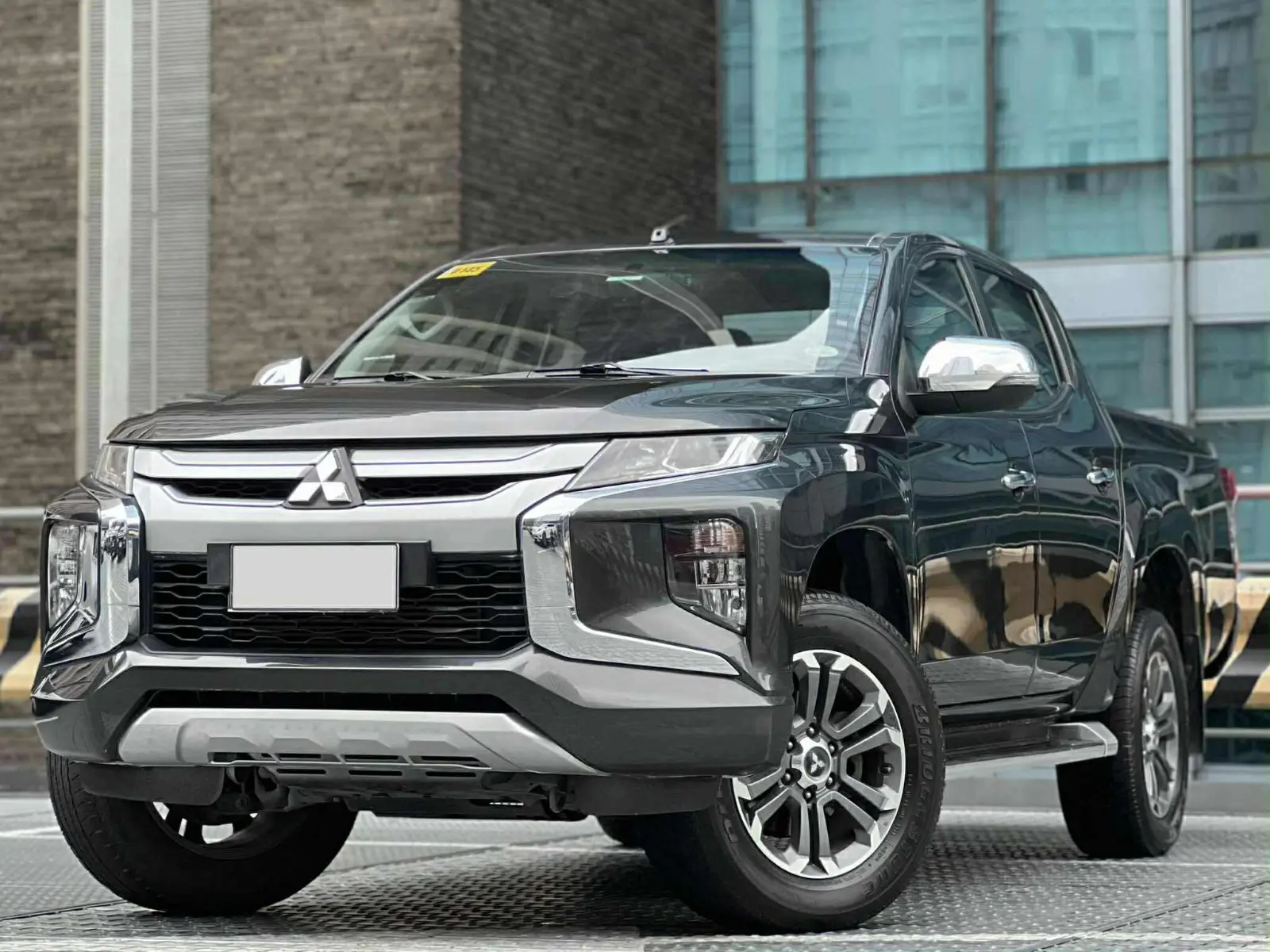 Buy Used Mitsubishi Strada 2021 for sale only ₱888000 - ID884363