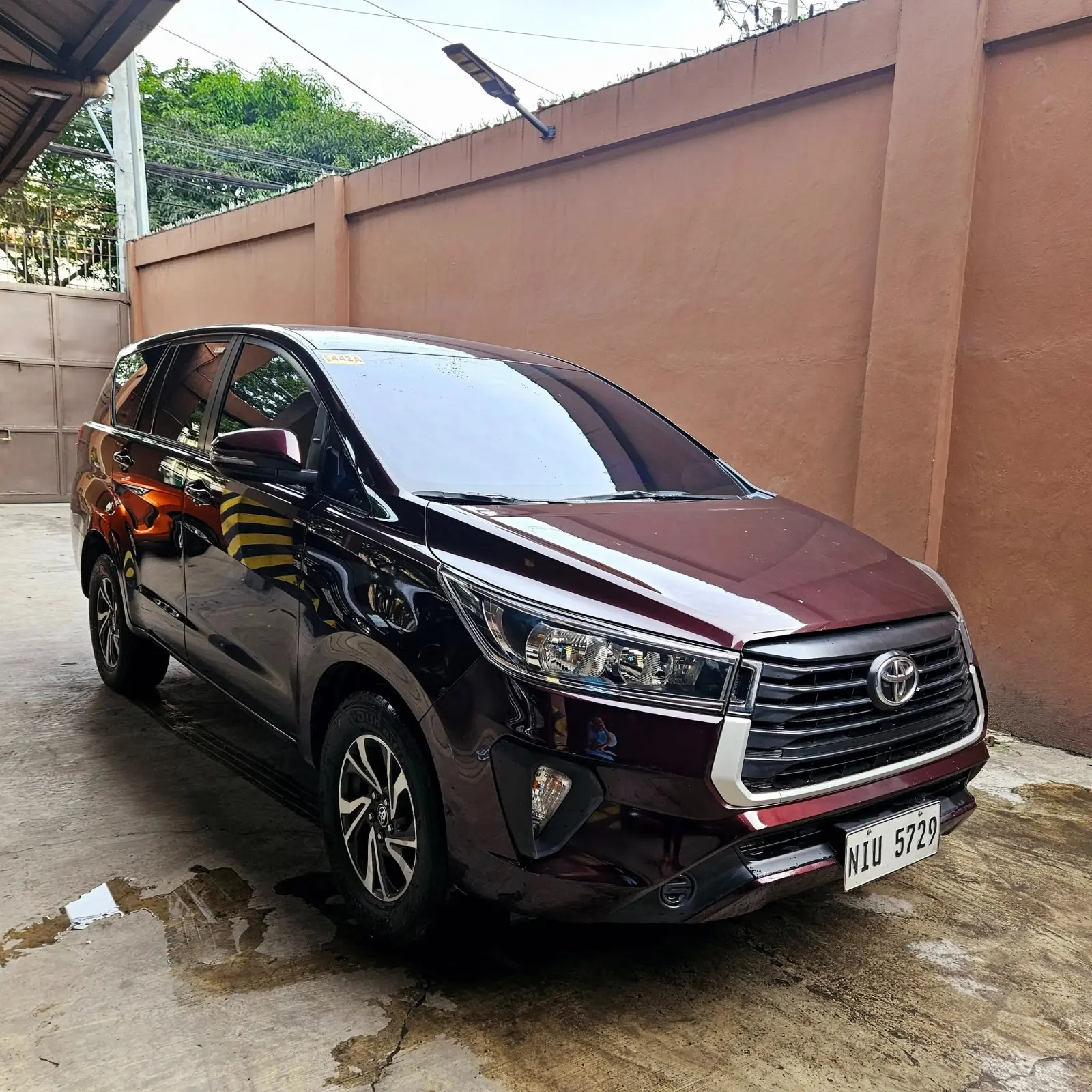 Buy Used Toyota Innova 2024 for sale only ₱1233000 - ID886692