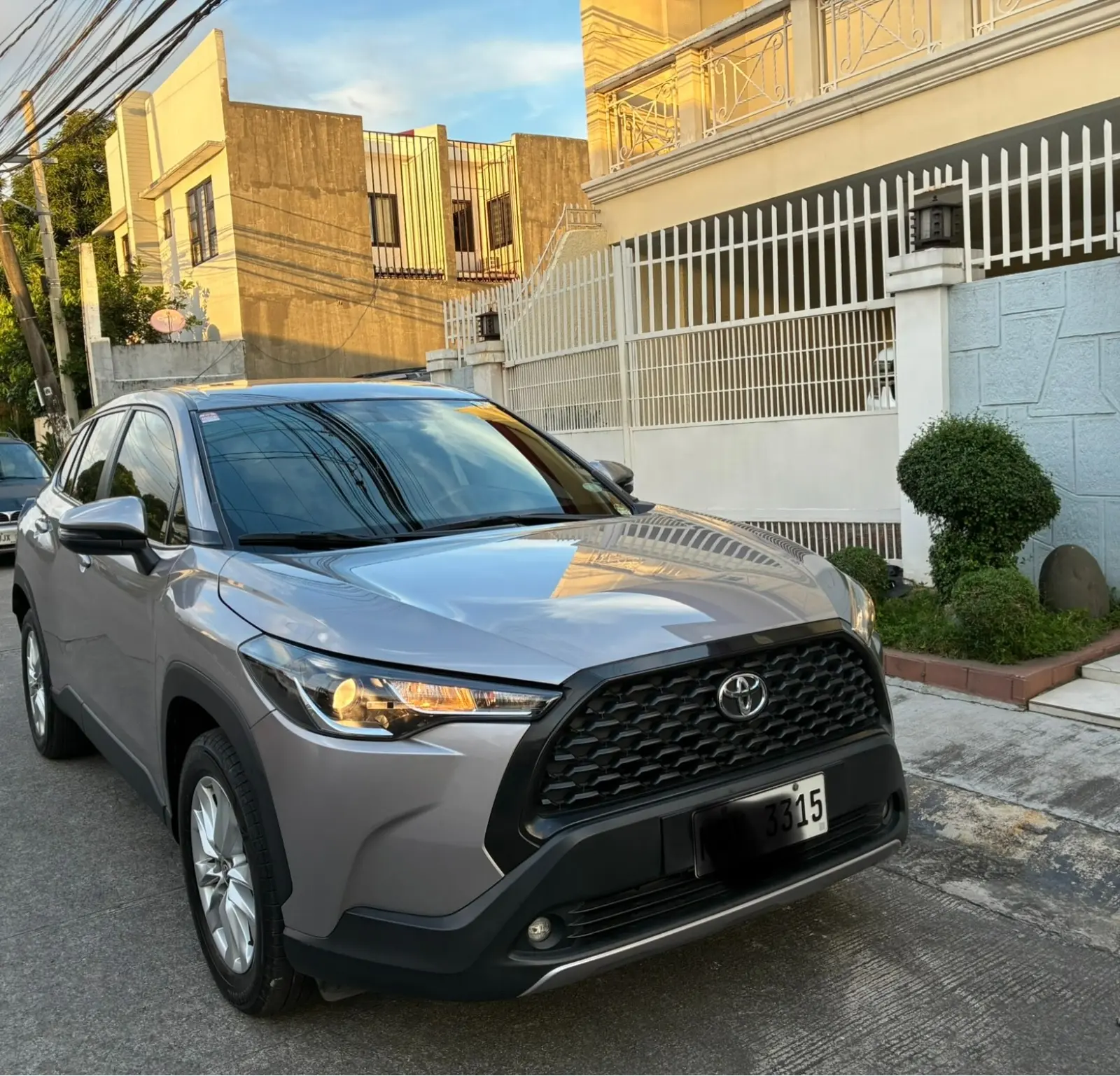 Buy Used Toyota Corolla Cross 2021 for sale only ₱890000 - ID888823