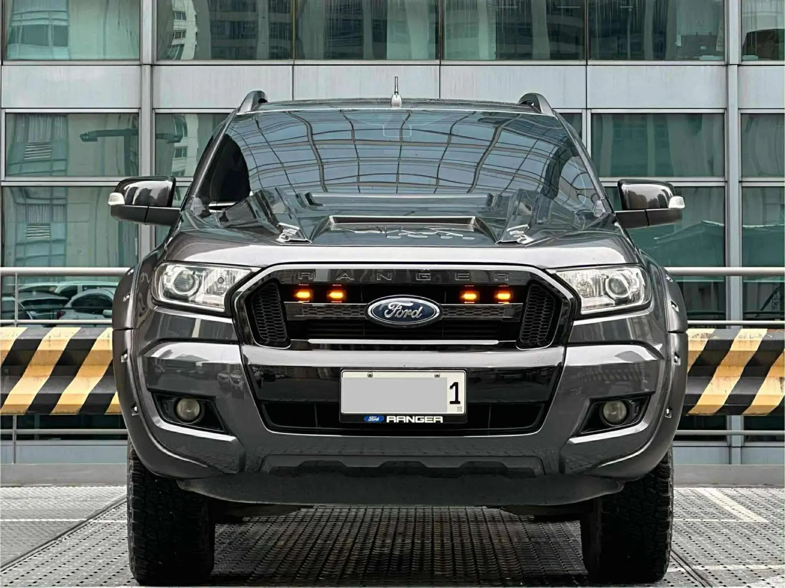 Buy Used Ford Ranger 2017 for sale only ₱728000 - ID889077