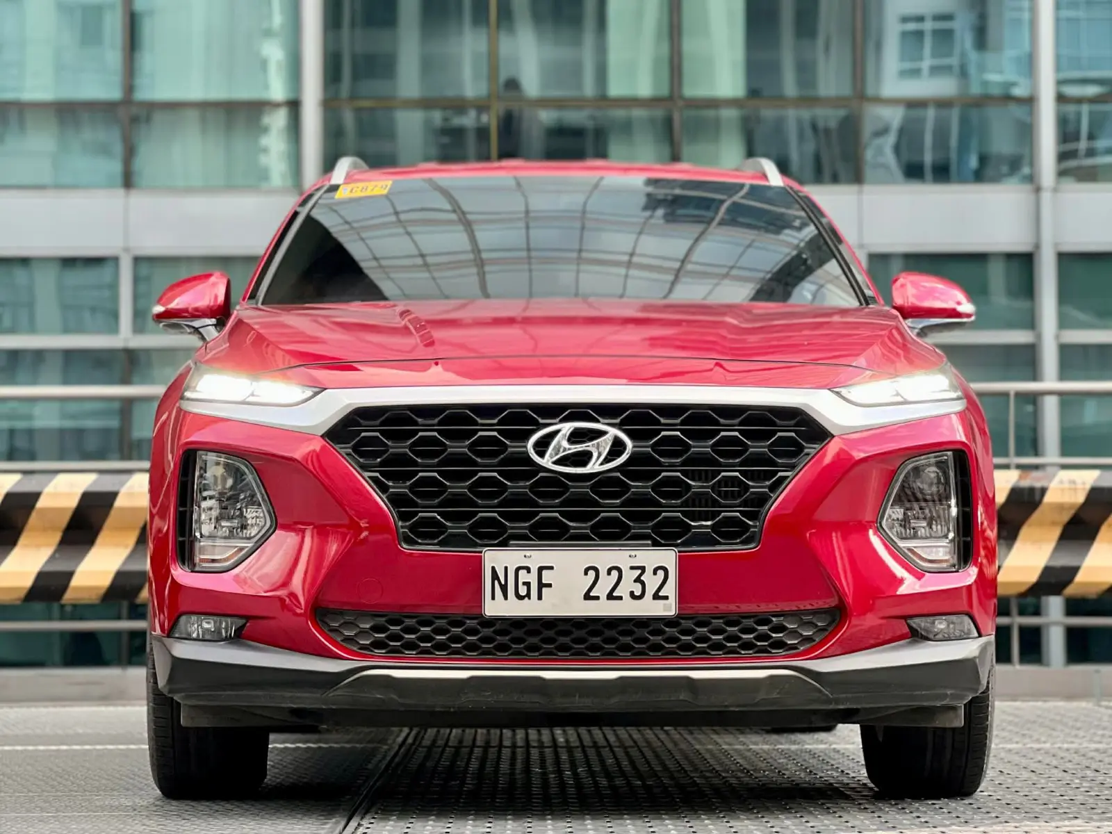 Buy Used Hyundai Santa Fe 2019 for sale only ₱918000 - ID891088