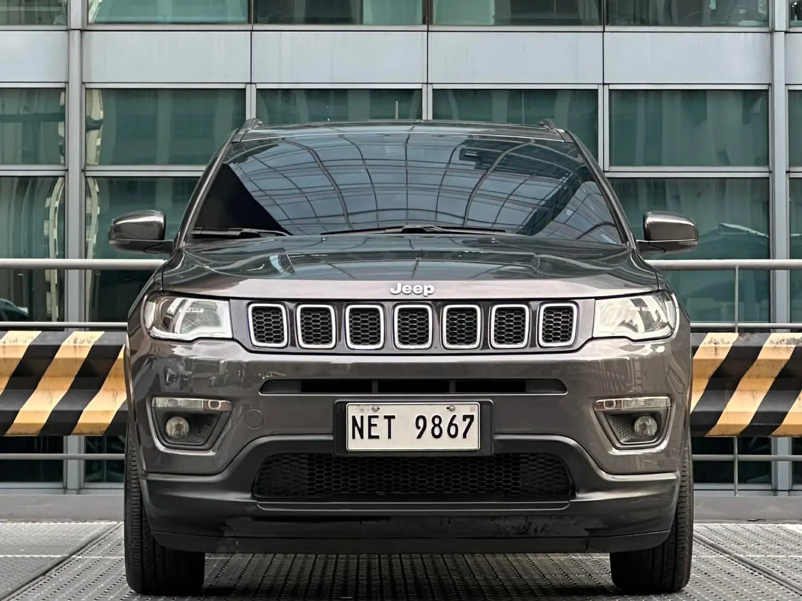 Buy Used Jeep Compass 2020 for sale only ₱738000 - ID893505