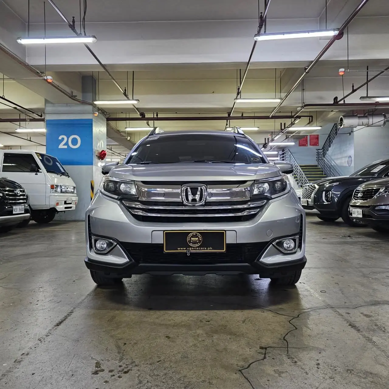 Buy Used Honda BR-V 2020 for sale only ₱688000 - ID896621