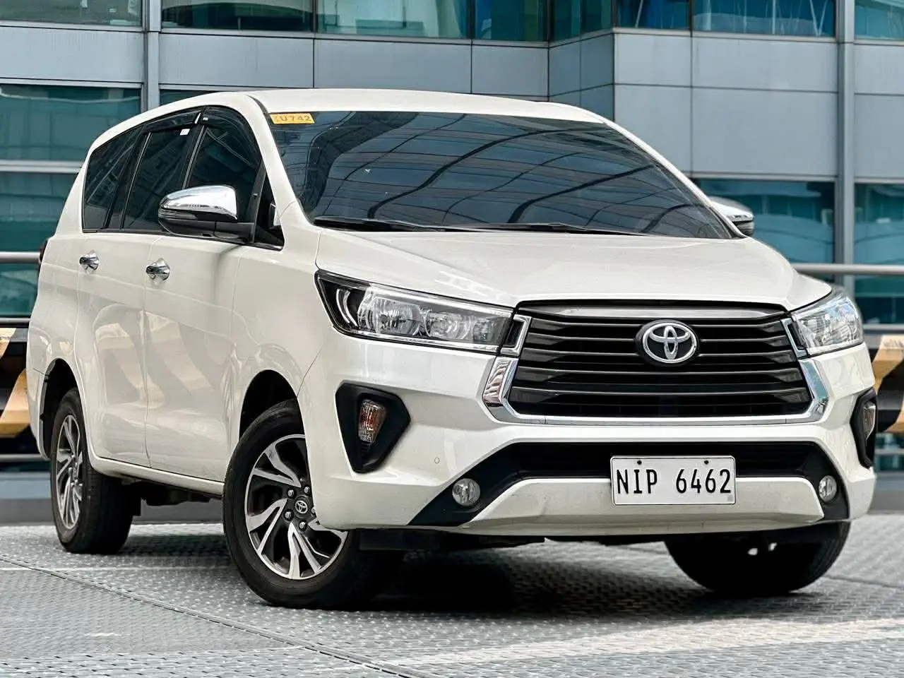Buy Used Toyota Innova 2023 for sale only ₱1138000 - ID897591