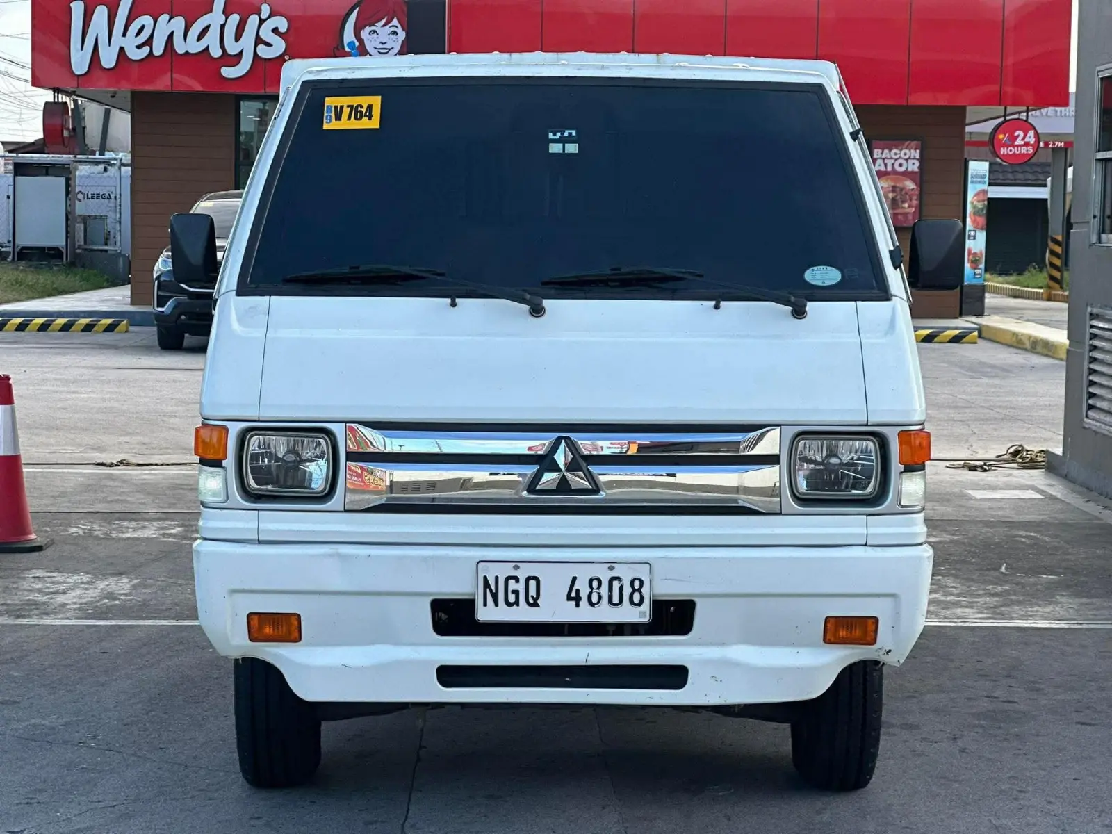 Buy Used Mitsubishi L300 2022 for sale only ₱545000 - ID898060