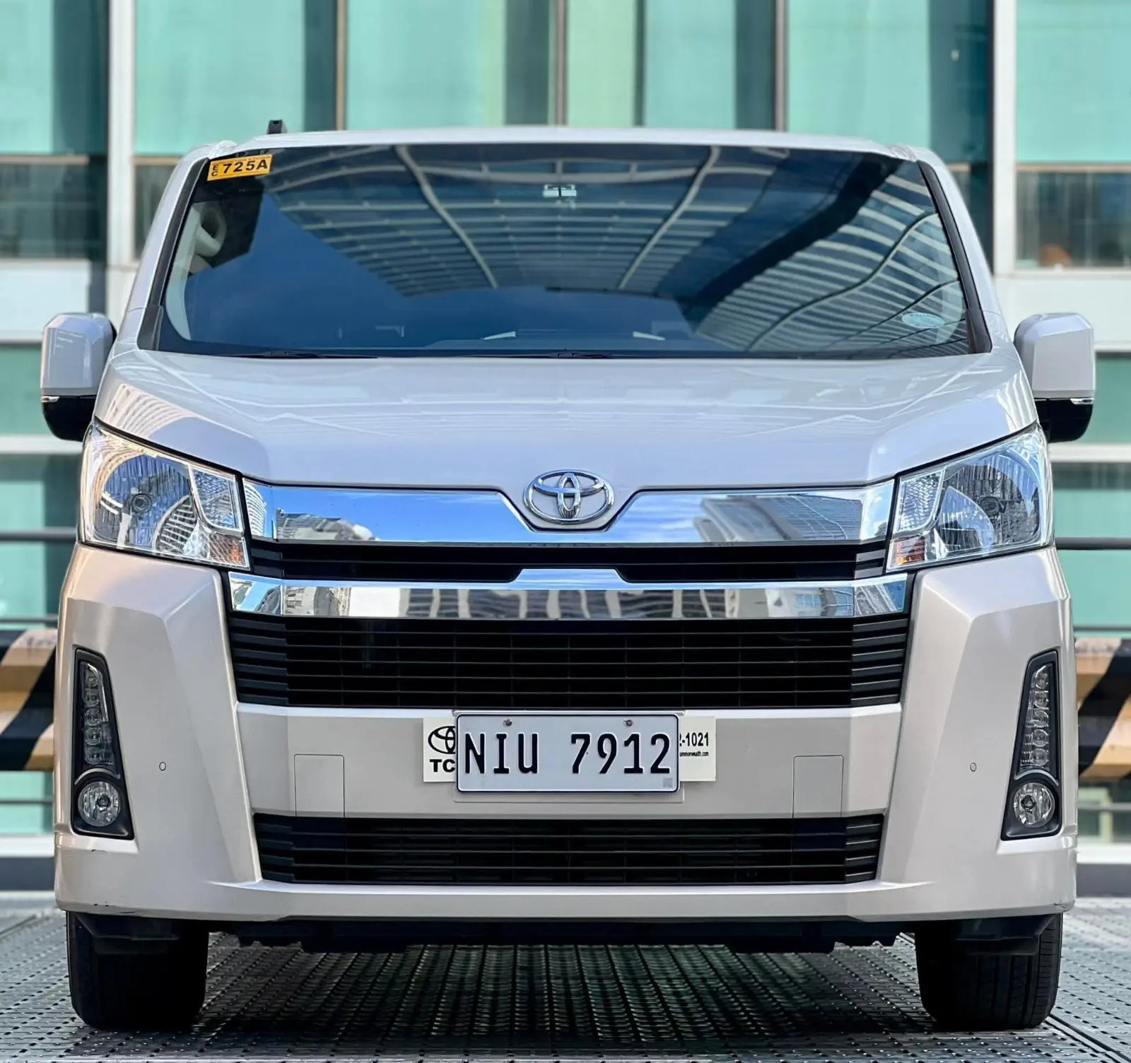 Buy Used Toyota Hiace 2024 for sale only ₱1868000 - ID903138