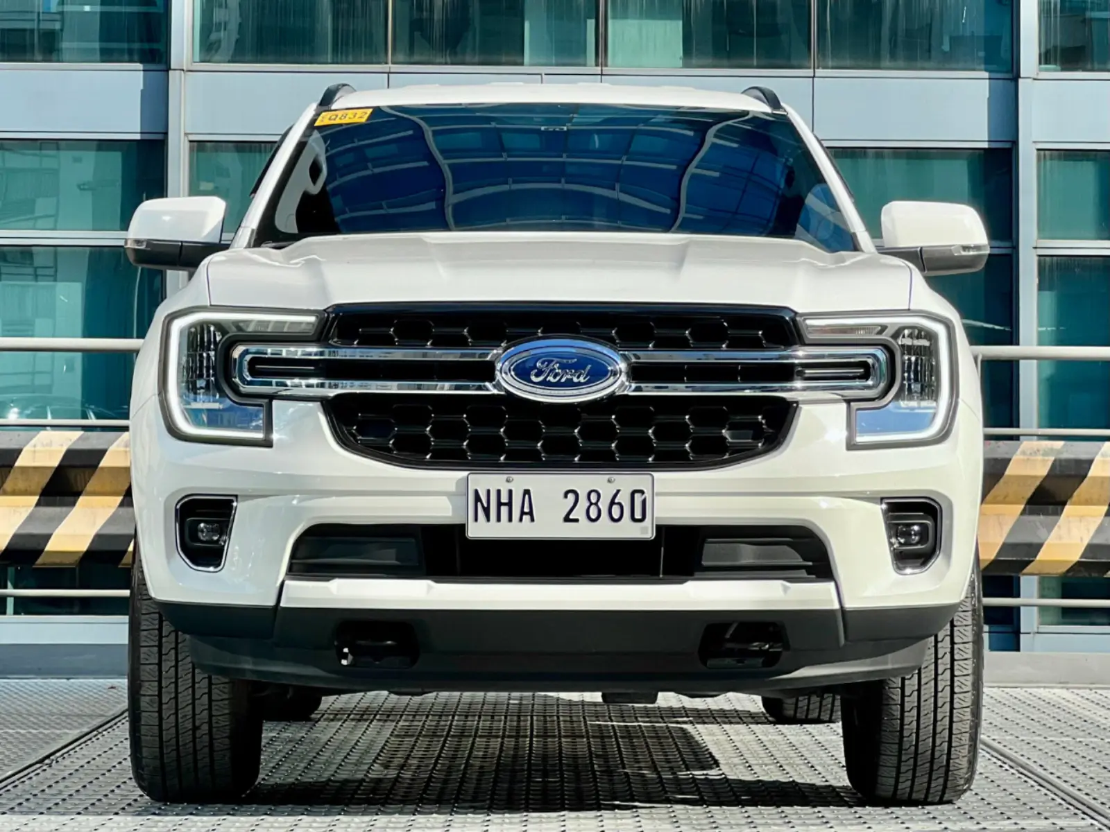 Buy Used Ford Everest 2023 for sale only ₱1448000 - ID903465