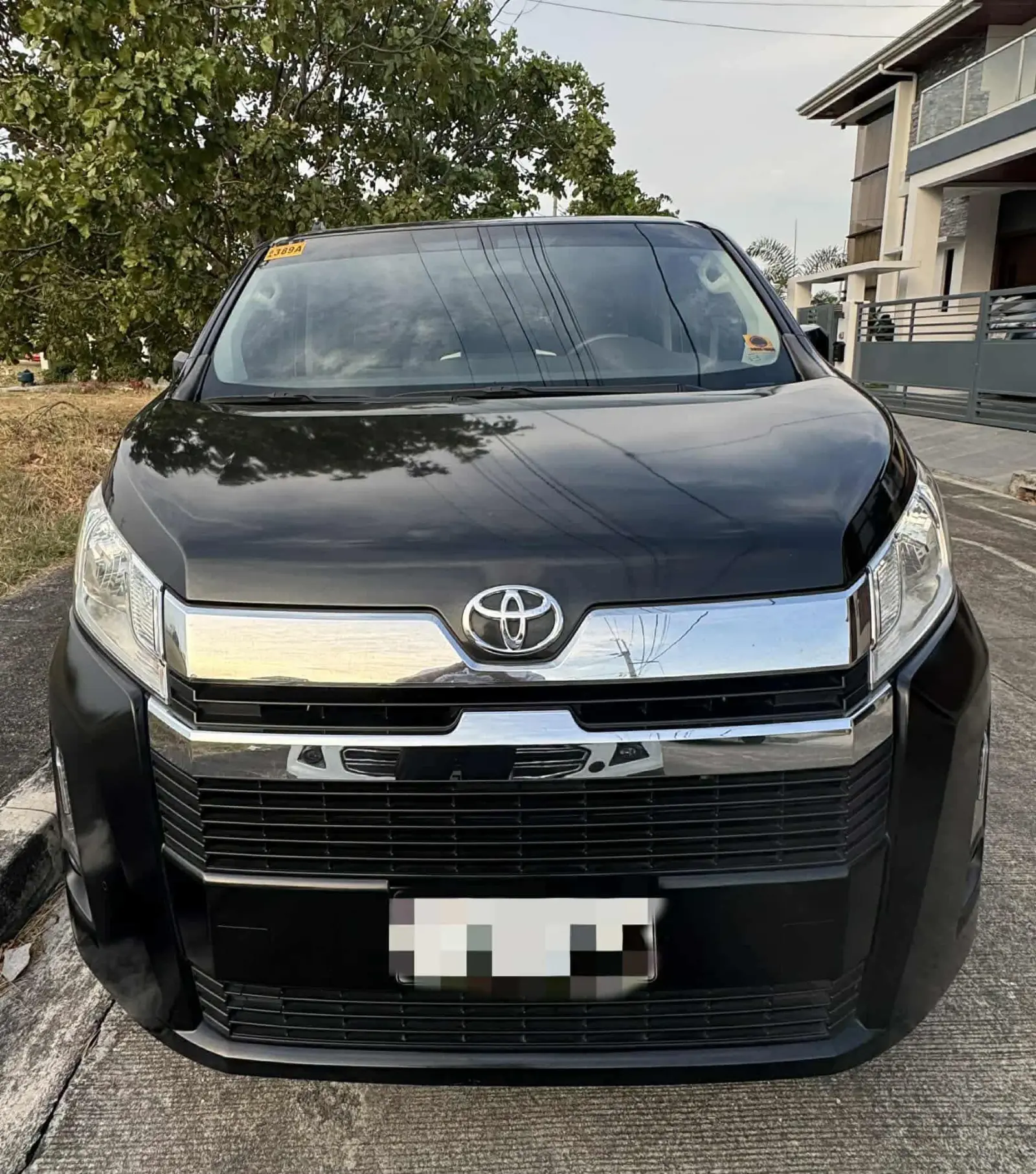 Buy Used Toyota Hiace 2024 for sale only ₱1850000 - ID903580