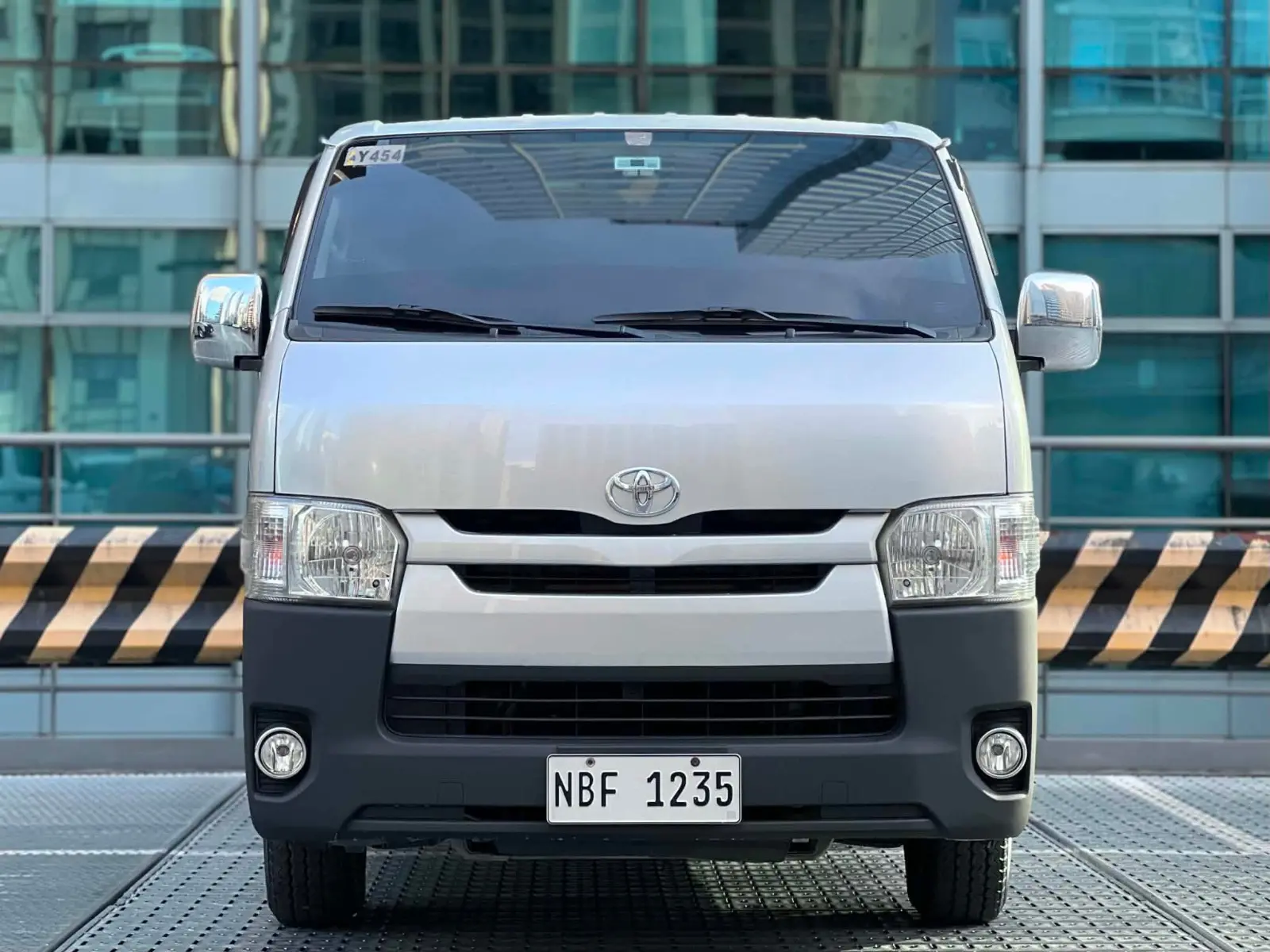 Buy Used Toyota Hiace 2019 for sale only ₱918000 - ID904221