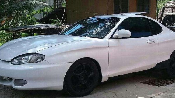 White Hyundai Tiburon Coupe
