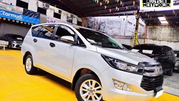 White Innova Car Price