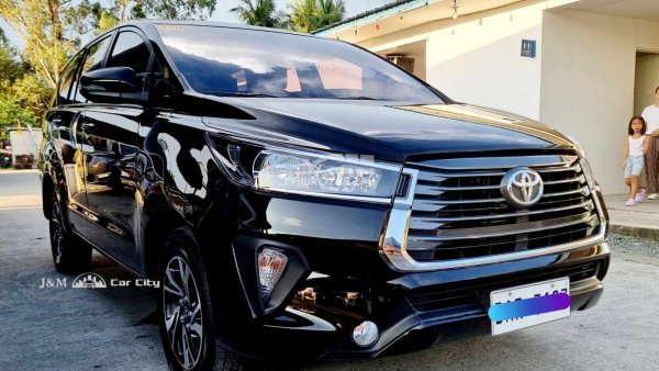 Innova Car Black 2022