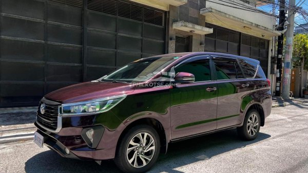 Toyota Innova 2022 Red