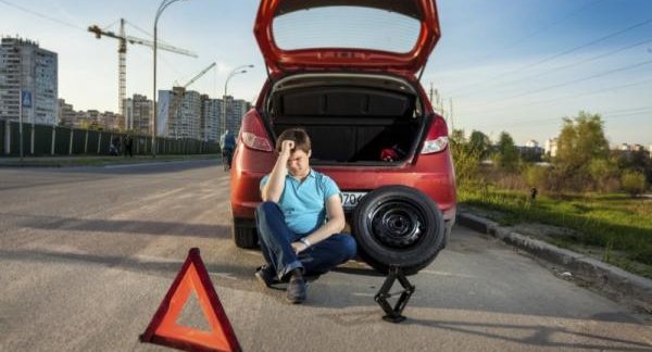 What causes a car tire to blowout on the highway & How to safely handle ...