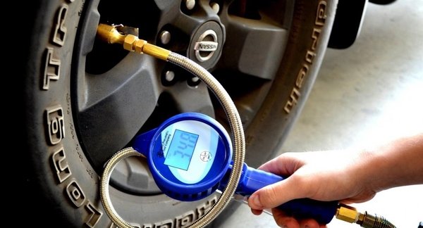 Different types of tire pressure gauges and which is the best to choose?
