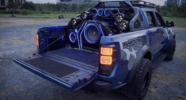This modified Ford Ranger Raptor brings 'Pimp My Ride' back to life