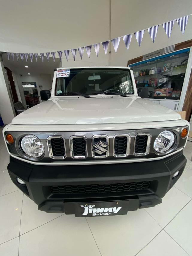 Suzuki Jimny 5-Door GL 1.5 MT